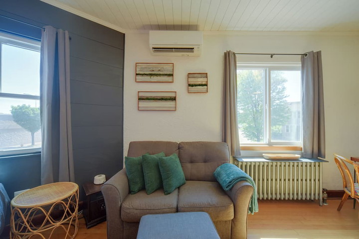 Charming Couple's Gem In Duluth W/ Enclosed Porch - Duluth, MN