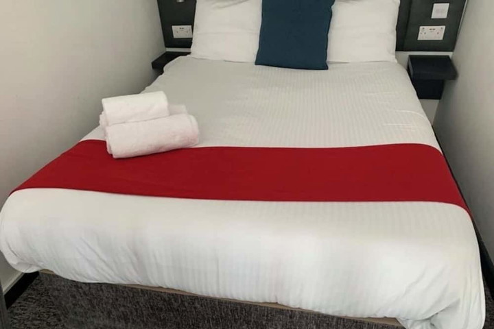 1 Bed Flat - Sleeps 2 - Parking - Balcony - Wifi - Nottingham