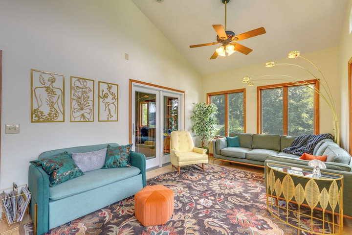 Hot Tub & Dock: Waterfront Bristol Area Retreat - Bristol, TN