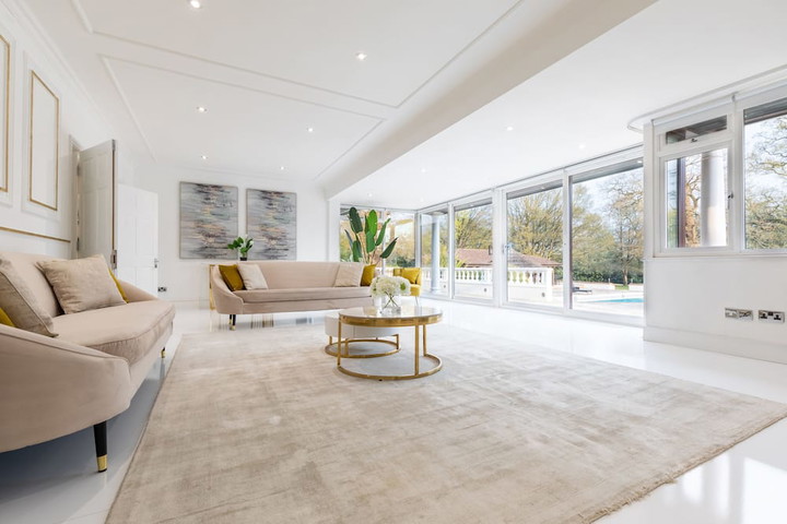 Spacious N.london Mansion W/heated Pool, Games Room, Pool House & Tennis Court - Hertfordshire