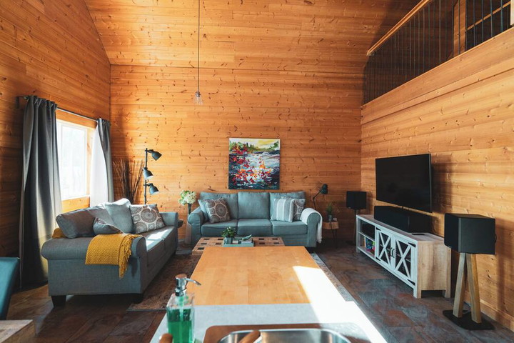 Beautiful Cabin In The Mountains - Alberta