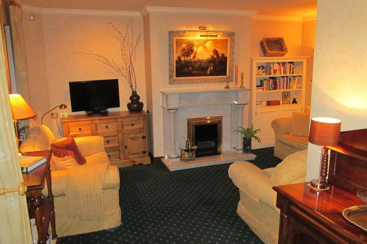 Stoneybrough: A Luxury Townhouse Offering Exceptional Hospitality For 6/7 Guests - Kenmare