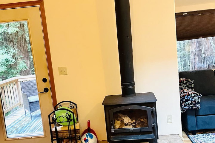 Private And Serene New Home In The Redwoods Of Humboldt County. - Arcata, CA