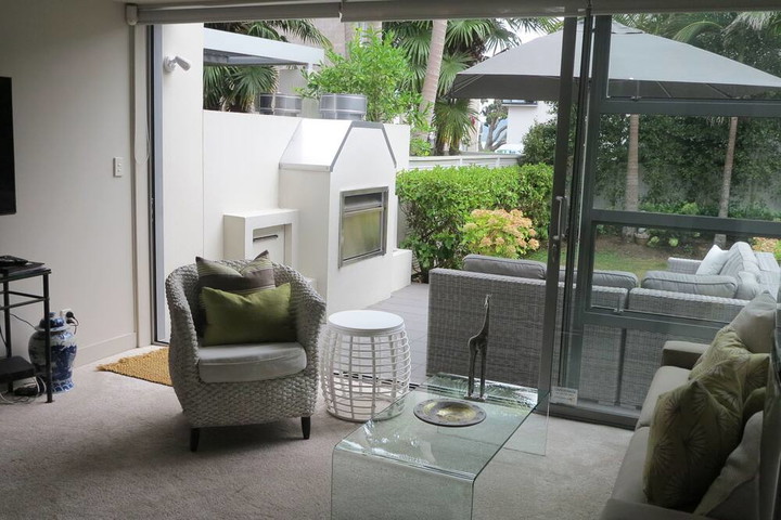 Deluxe Apartment By The Beach - 20 Steps To Beautiful Kohi Beach And Waterfront. - Auckland