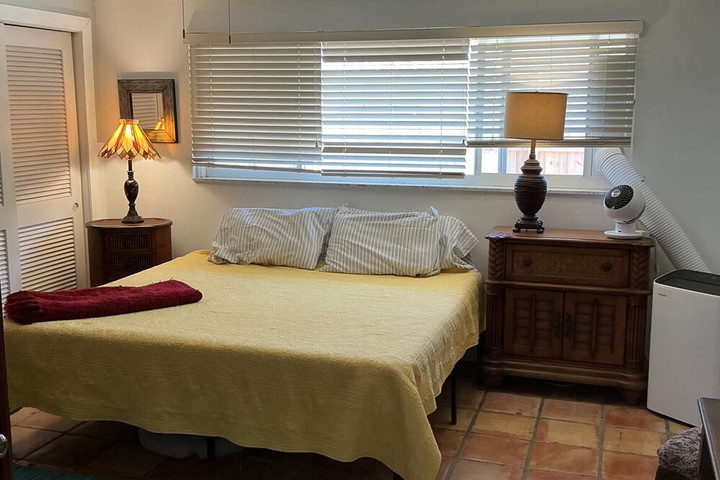 Sunrise Ensuite, 1 Bed 1 Bath On Privately Owned Property On The Bay In Nokomis. - Venice, FL