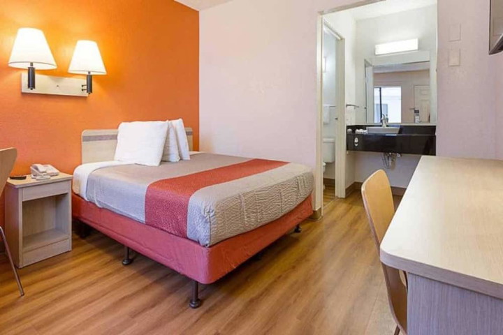 1 Full Bed | Mobility Accessible Tub - Mesa, AZ