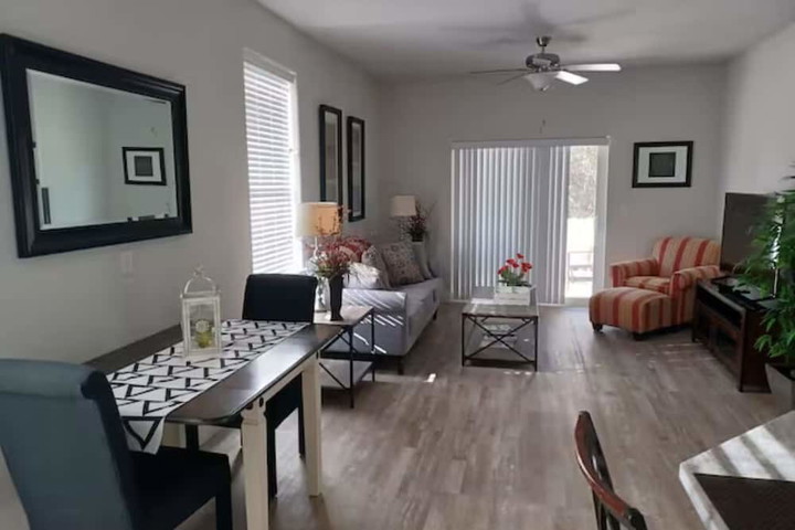 Private Apartment Close To All Major Hampton Roads Attractions. - Suffolk, VA
