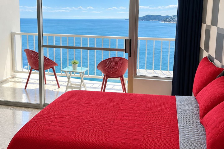 Beautiful Oceanfront Suite In The Heart Of Acapulco - Acapulco