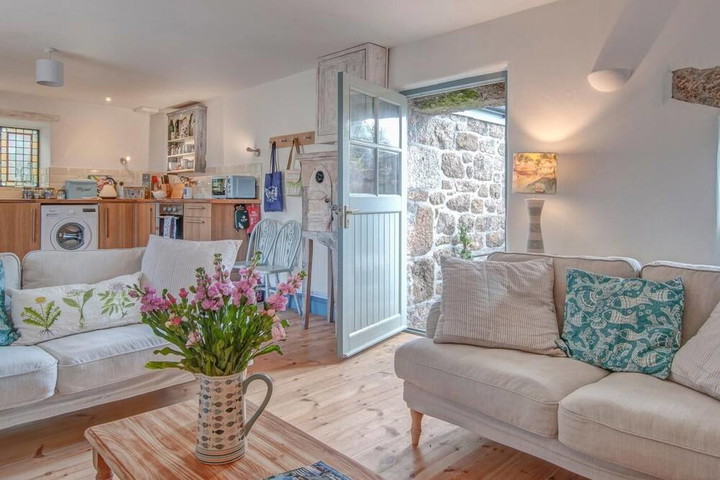 2 Bed In Penzance (Oc-36733) - Mousehole