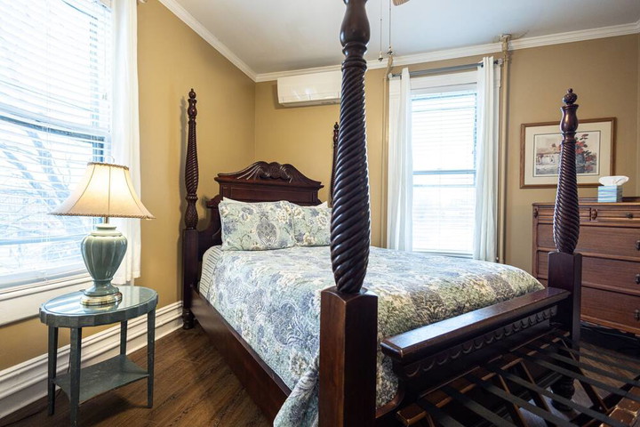 Find Genuine Southern Hospitality In Hendersonville At The 1898 Waverly Inn. - Hendersonville, NC