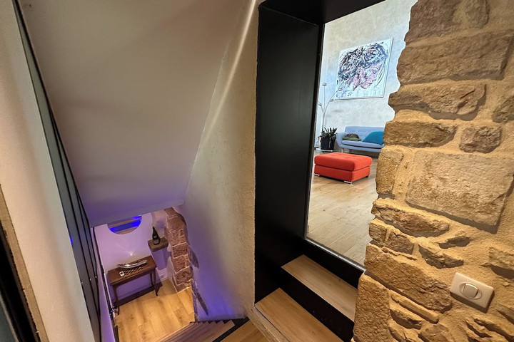 Le Clos De Laly Une Maison Ancienne, Trois Histoires Réunies - Mâcon
