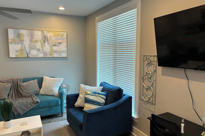 Modern Comfort In Gated 2br Apartment With Parking - Travelers Rest, SC