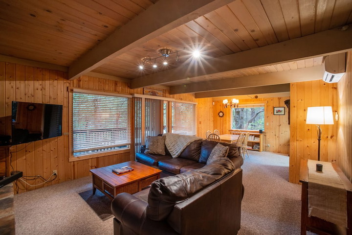 Cedar Retreat With Hot Tub, Sauna & Lake Access - Arnold, CA