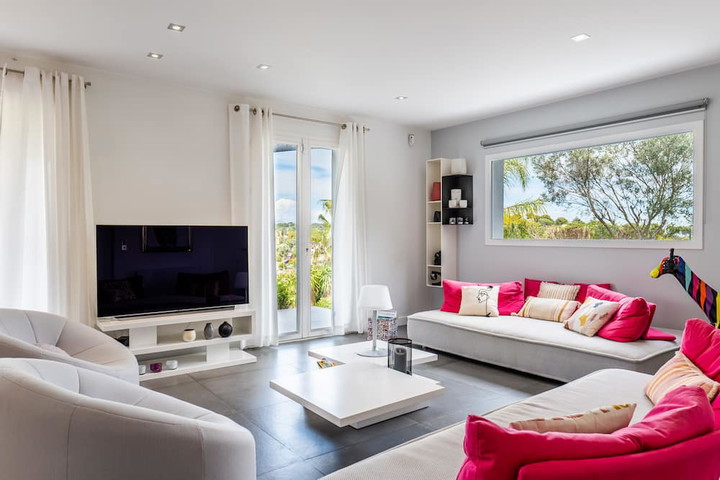 Villa With 5 Bedrooms In Hills Of Golfe, Pool & Jacuzzi - Cannes