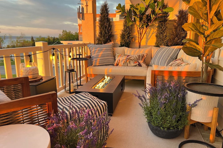 3bed -2bath Retreat Sleeps Up To 9 W/amenities+largerterrace+bay Views & Sunset! - Petoskey, MI