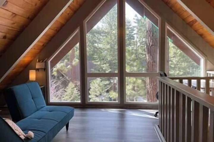 Tahoe Time Cabin W/king Bed, Modern Tahoe Cabin W/ King Bed Suite & Level 1 Ev Charging - Incline Village