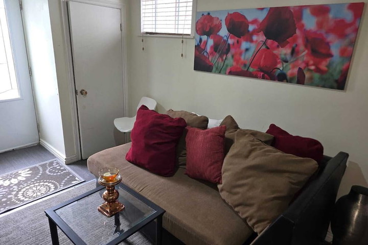 Comfortable & Relaxing Private Apartment In Laval, Minutes From Everything - Blainville