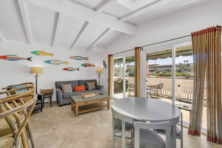 Lower Unit, Close To Restaurants, And Shopping - Newport Beach, CA