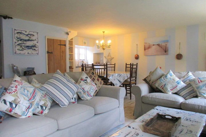 Sunbeam Cottage Nestling In The Heart Of Branscombe Village With A Parking Space - Beer