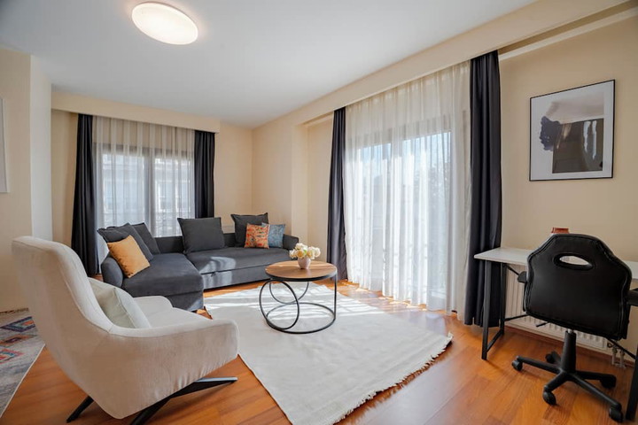 Spacious One-bedroom Apartment With Bosphorus View - Karaköy