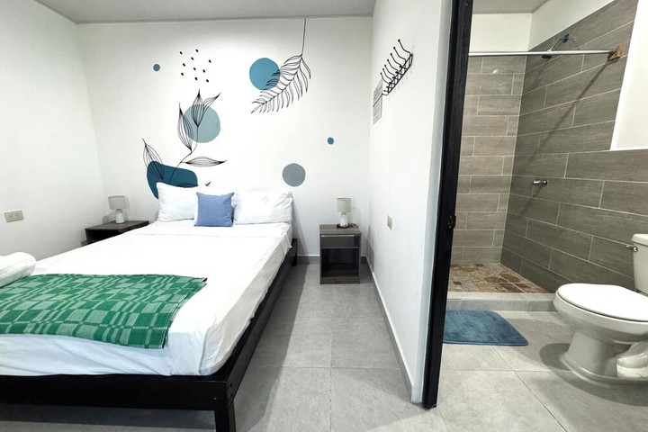 Surf City Private 7 Suite Hotel With Ac + Hot Water - La Libertad, España