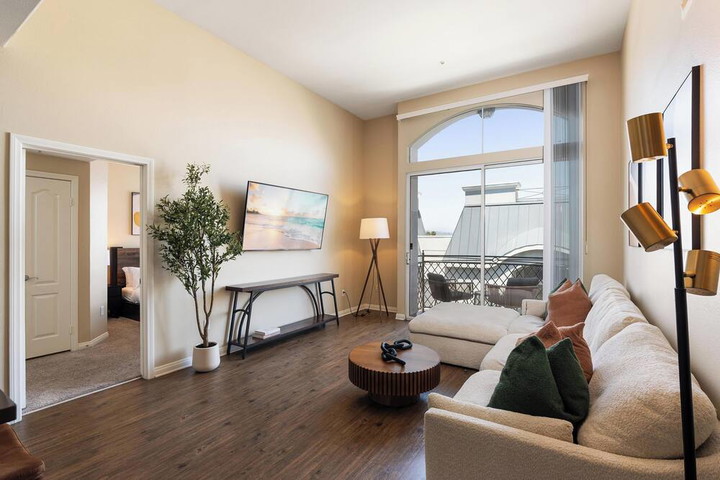 Zircon Zen - Quiet Retreat 2br Pool, Jacuzzi Marina - Marina del Rey, CA