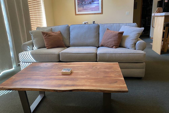 Icicle Village Resort, Luxury Queen Suite Condo. Just 1/2 Mile From Down Town - Leavenworth, WA
