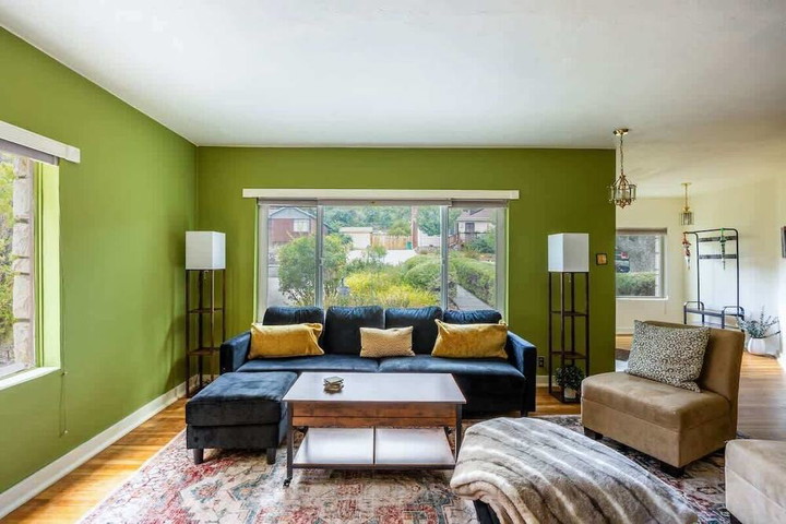 Cozy 2br Home Near Unr With Large Deck & Parking - Reno, NV