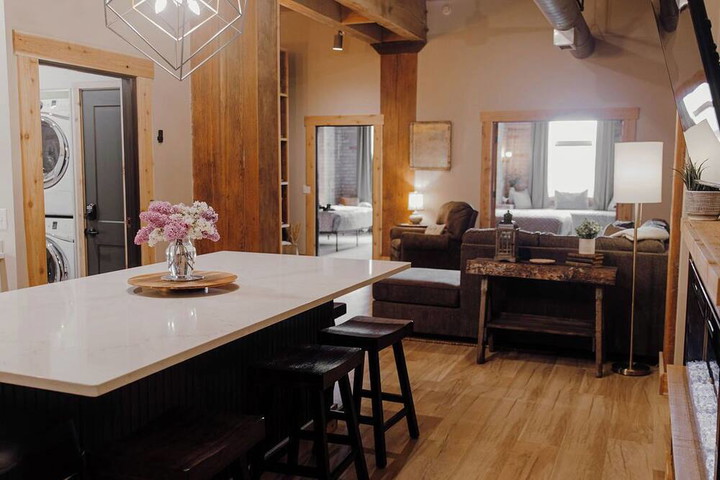 Dockside Suites | The Brix | Pool In Canal Park! - Duluth, MN
