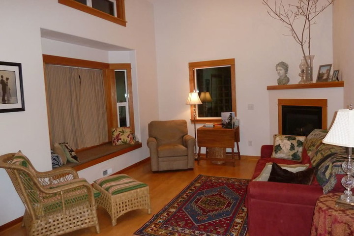 3 Bedroom House 3 Blocks From The Beach - Cannon Beach, OR
