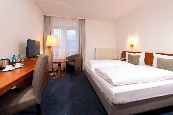 Stylish Room In Neustadt Near The Citys Best Attractions | Convenient Stay - Neustadt
