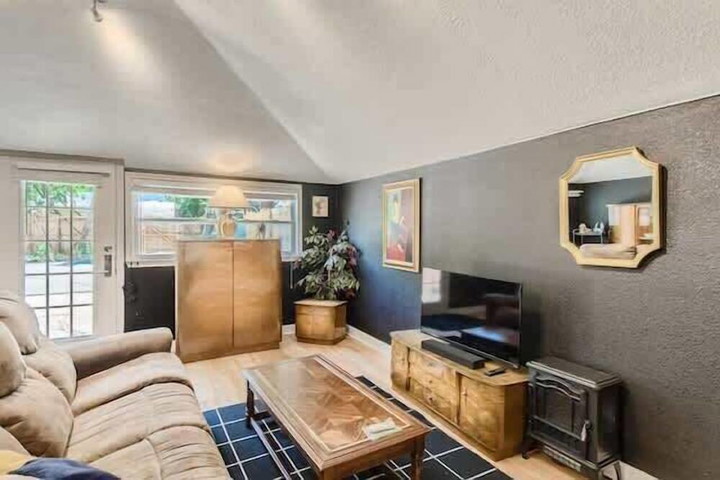 Cozy, Eclectic, Quiet Studio-walk To The Square! - Georgetown, TX