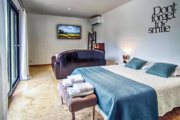 Gorgeous Home In Noves - Saint-Rémy-de-Provence