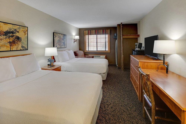 Alluring Quincy Stay! Panoramic Views, Indoor/outdoor Pool | 3 Units - Quincy, IL