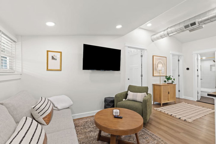 Charming & Modern 2bedroom Loft Downtown Ferndale - Birmingham, MI