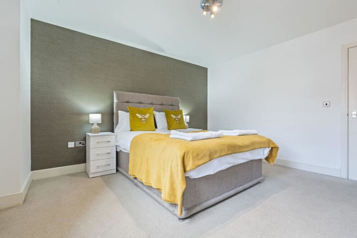 Bright & Central Flat | Sleeps 5, Wi-fi Ready - Derby