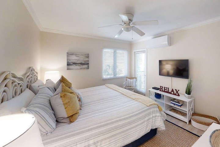 Updated |Oceanfront Complex |Pool |Boardwalk To Beach| Balcony |Elevator|king Master |S Forest Beach - Hilton Head Island, SC