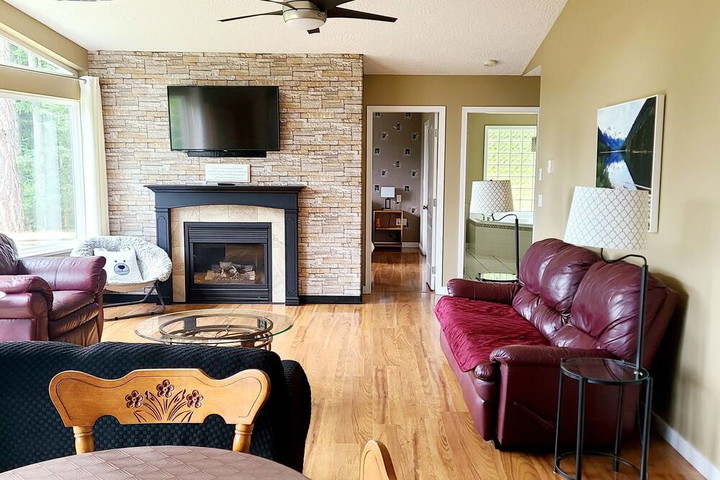 3 Bedroom Home On The Outskirts Of Qualicum Beach - British Columbia