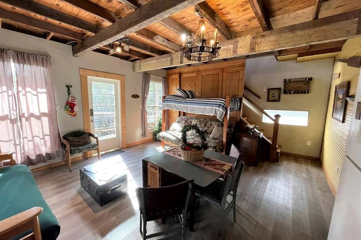Two-story Cabin Rental For Large Groups Along Hamilton Creek In Marble Falls, Texas - Spicewood, TX