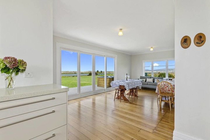 Waipu Dunes - With Spa Waterfront Walk To The Beach. Pet-friendly! Waipu Cove - Waipu