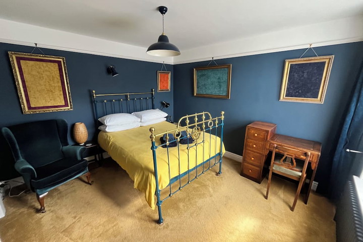 Large Home, 6 Bedrooms, Private Parking, Gardens - Bideford