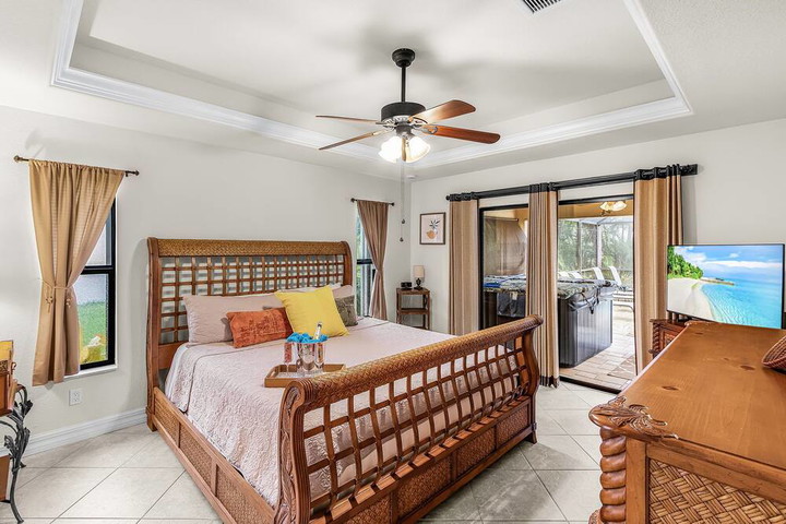 Private Off-water Property W/hot Tub & Heated Pool! Villa Francene - Swfl Rentals - Cabo Coral