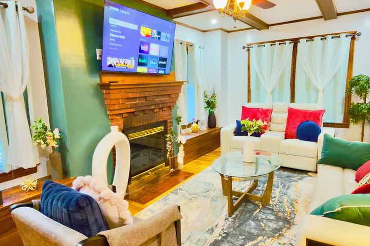The Grand Beam Residence Luxury 3br + King Suite - Worcester, MA