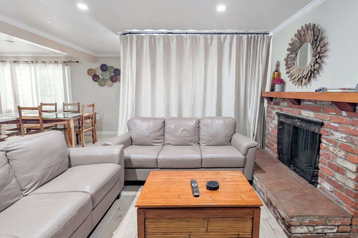 Cozy Cottage Home-3 Bedroom/2 Bath- 1 Mile To Disney Parking Tram - Stanton, CA