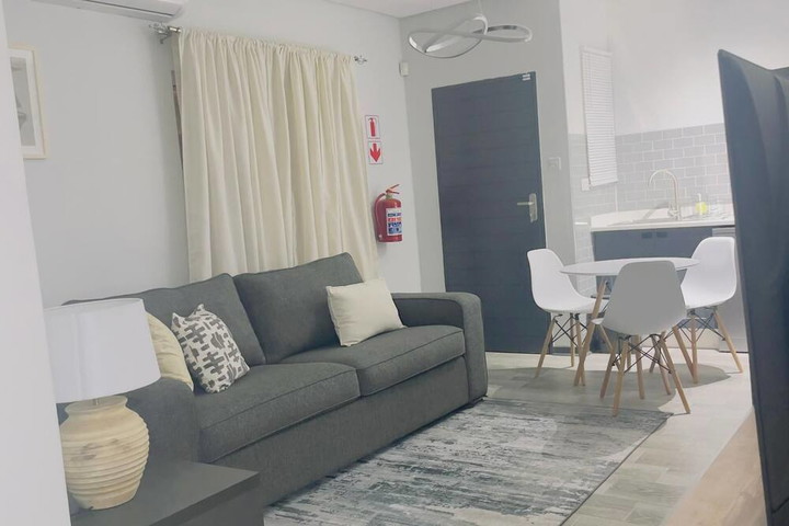 Charming 1-bedroom Apartment In A Delightful And Peaceful Part Of Gaborone - Gaborone