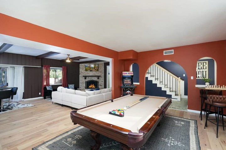 Lone Star Luxe: Pool, Indoor Slide & Sport Court! - San Antonio, TX