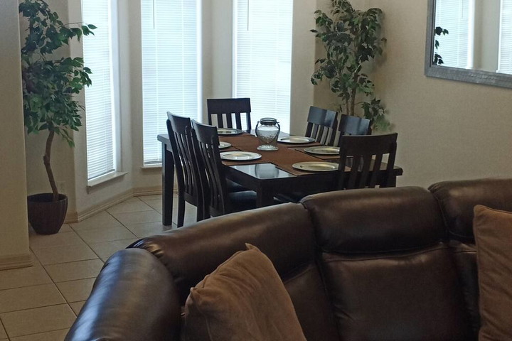 Peaceful 3-bedroom House With Ac In Charming Pharr - McAllen, TX