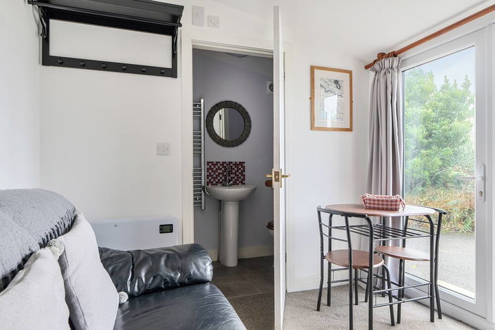 Praa Sands - Apartment - Sleeps 2 - Parking - Porthleven