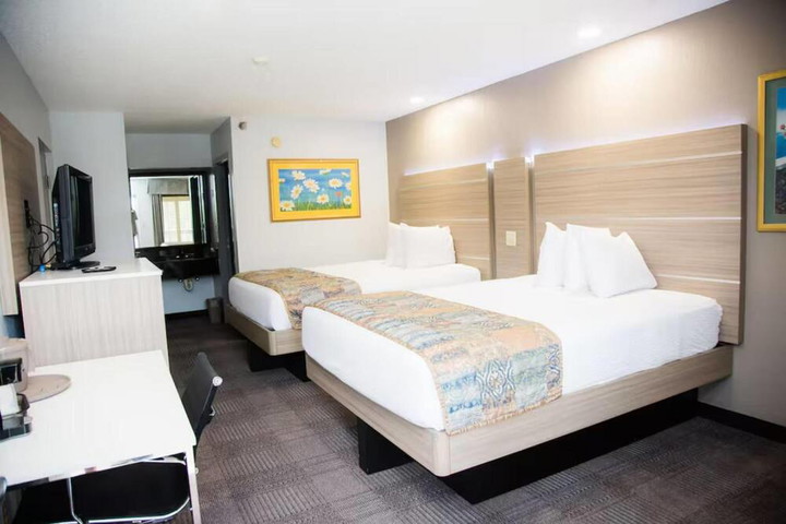 Calming Double Queen Bed Room | Near Fwb Medical Center | Free On-site Parking - Fort Walton Beach, FL
