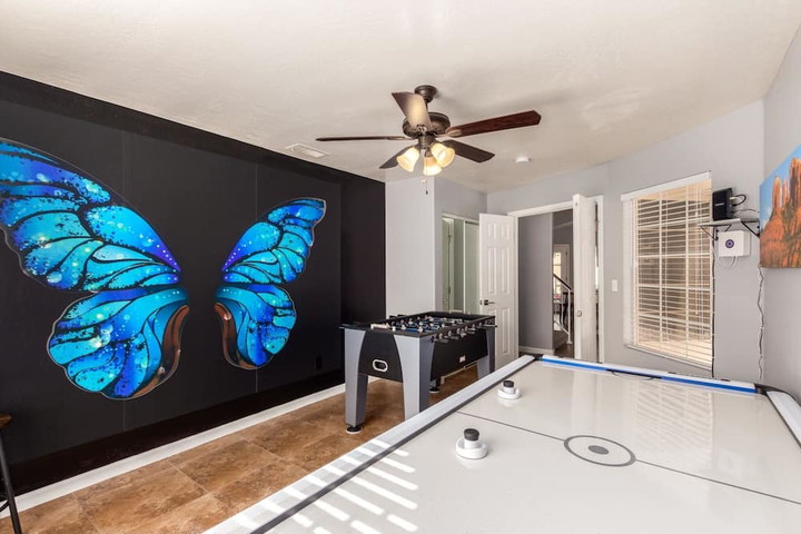 Great Location With King Suite, Game Room, Heated Pool, And Putting Green! - Queen Creek, AZ
